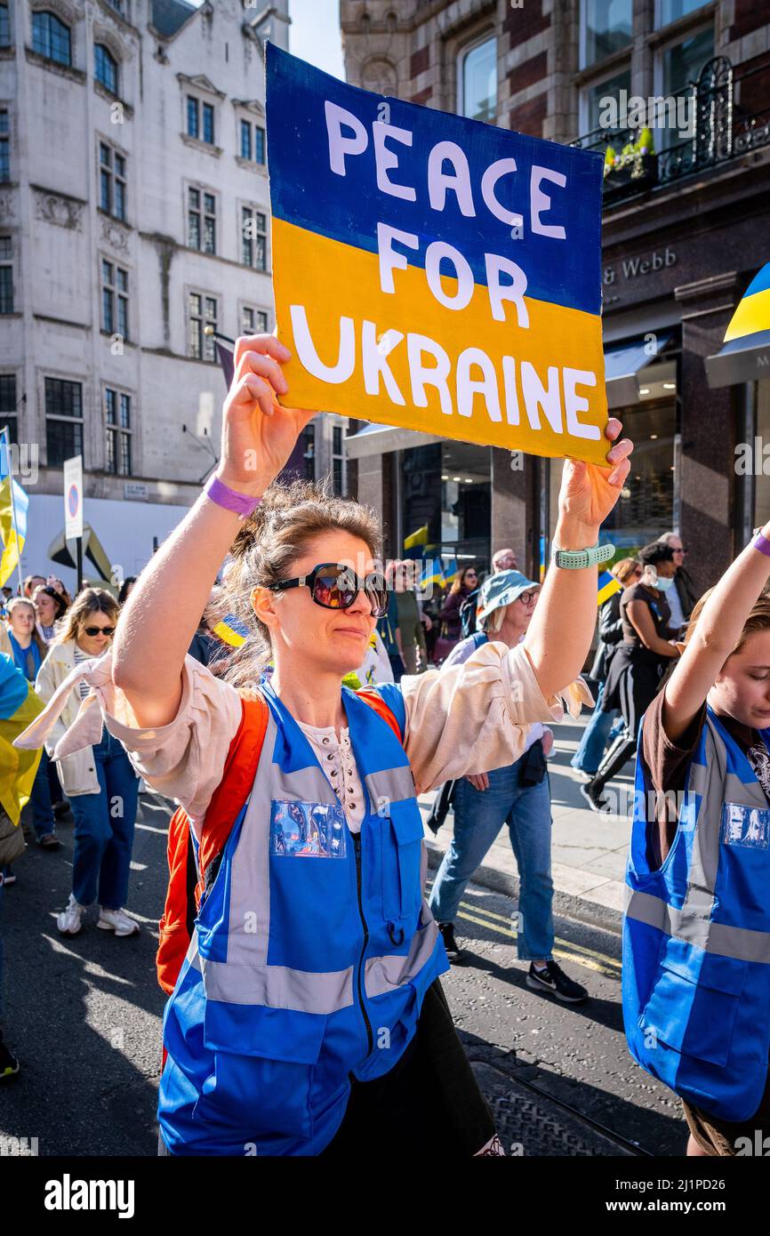 Thousands march in solidarity against the war in Ukraine. 'London ...