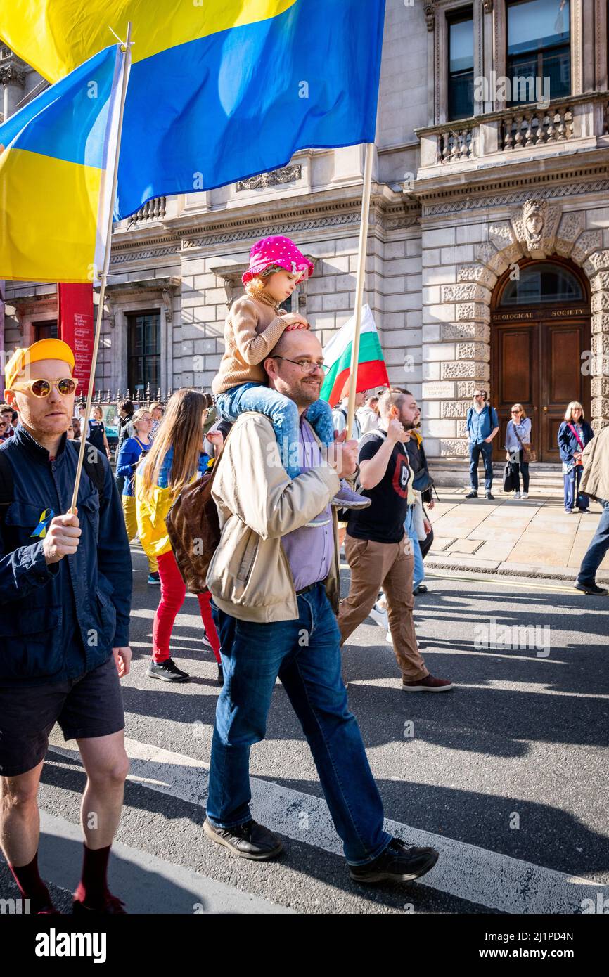 Thousands march in solidarity against the war in Ukraine. 'London ...