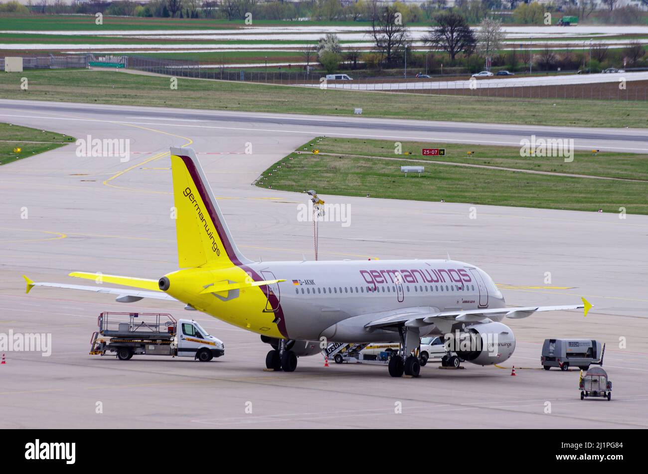 112 aircraft hi-res stock photography and images - Alamy