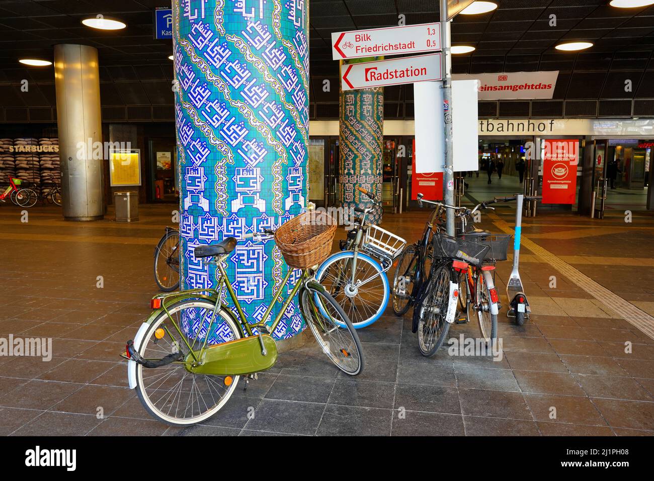 Cycle parking train station hi-res stock photography and images - Alamy