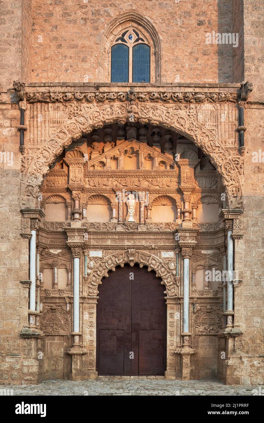Colegiata del santisimo sacramento hi-res stock photography and images ...