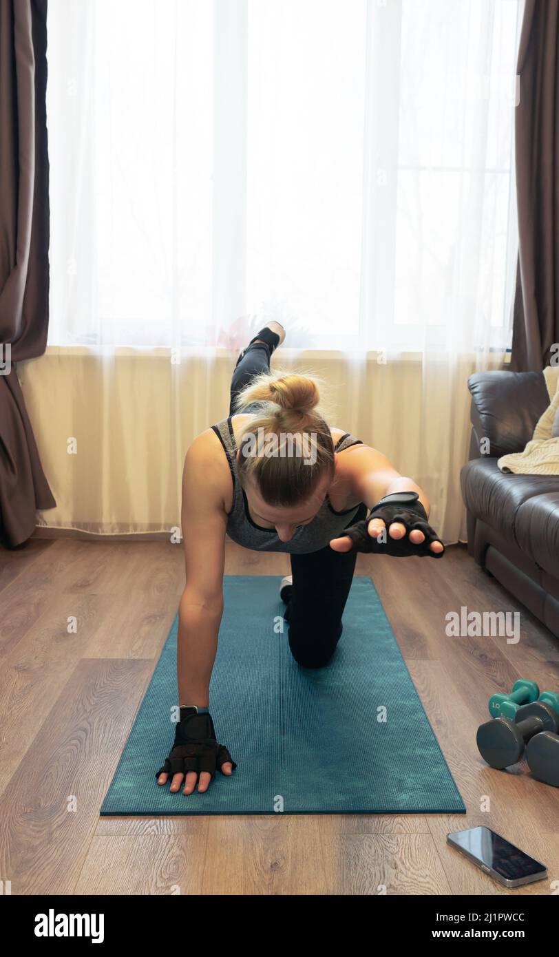 Using a stopwatch hi-res stock photography and images - Alamy