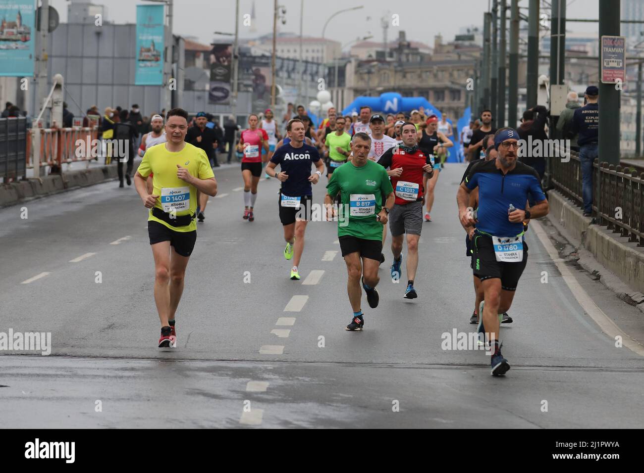ISTANBUL, TURKEY - NOVEMBER 07, 2021: Athletes running in 43. Istanbul ...