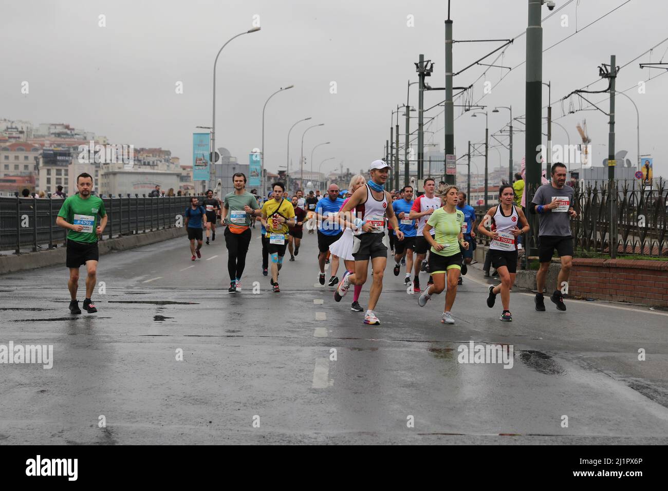 ISTANBUL, TURKEY - NOVEMBER 07, 2021: Athletes running in 43. Istanbul ...