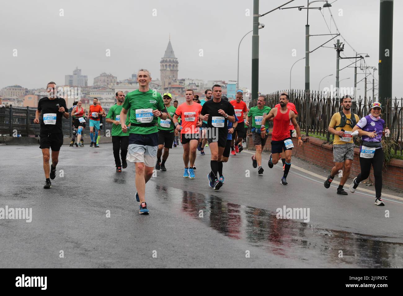 ISTANBUL, TURKEY - NOVEMBER 07, 2021: Athletes running in 43. Istanbul ...
