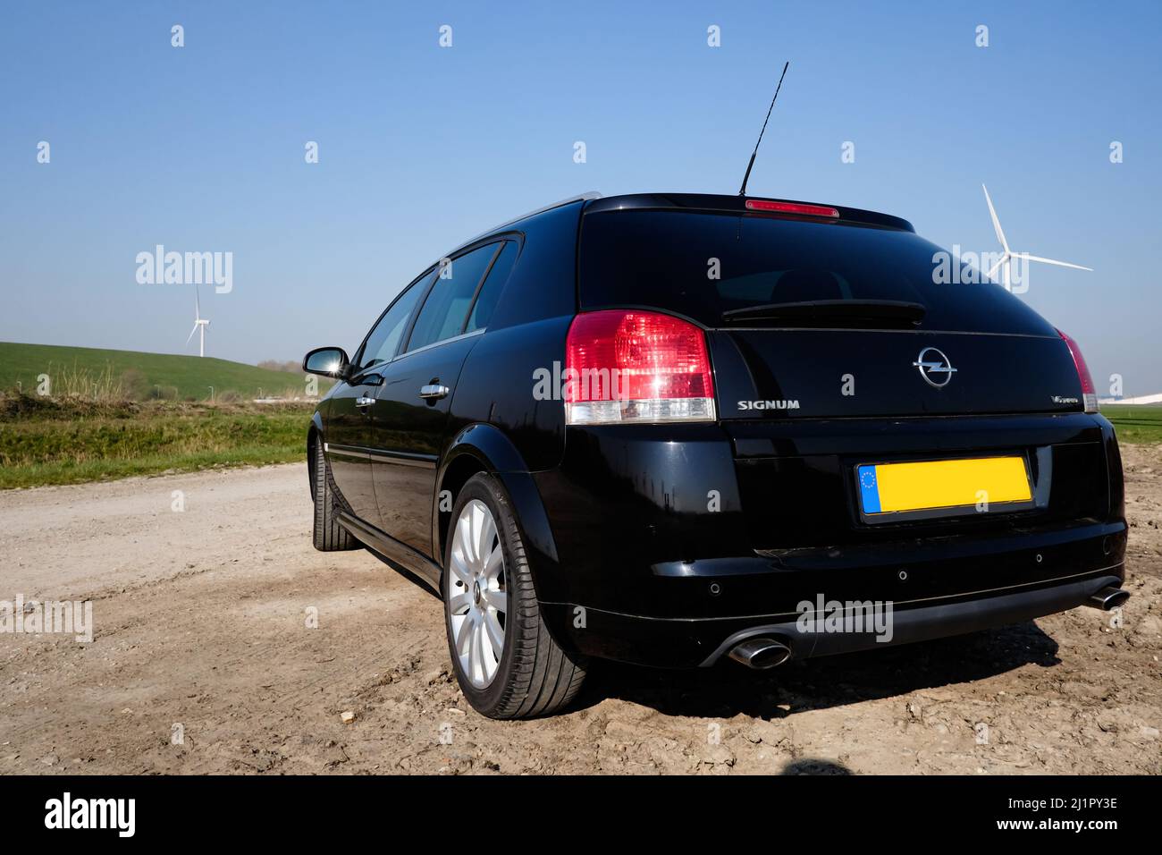 2 8 v6 turbo hi-res stock photography and images - Alamy