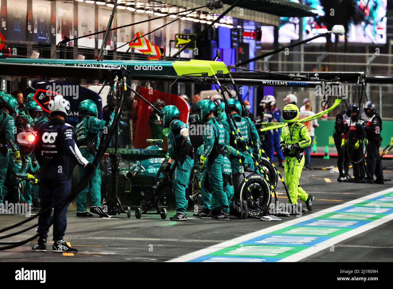 F1 pitstop jeddah hi-res stock photography and images - Alamy