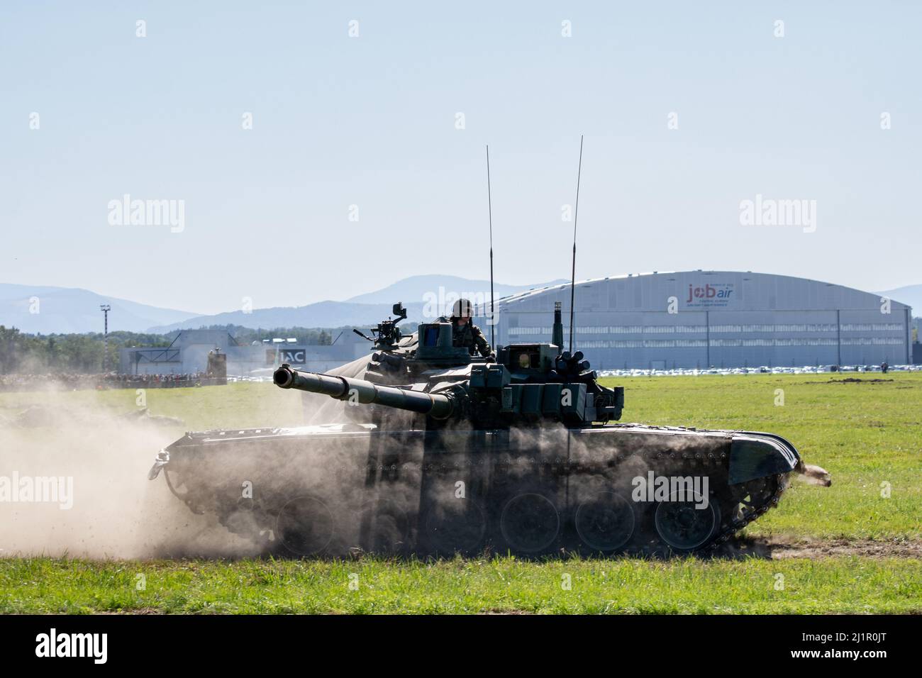 T 72 main battle tank hi-res stock photography and images - Alamy