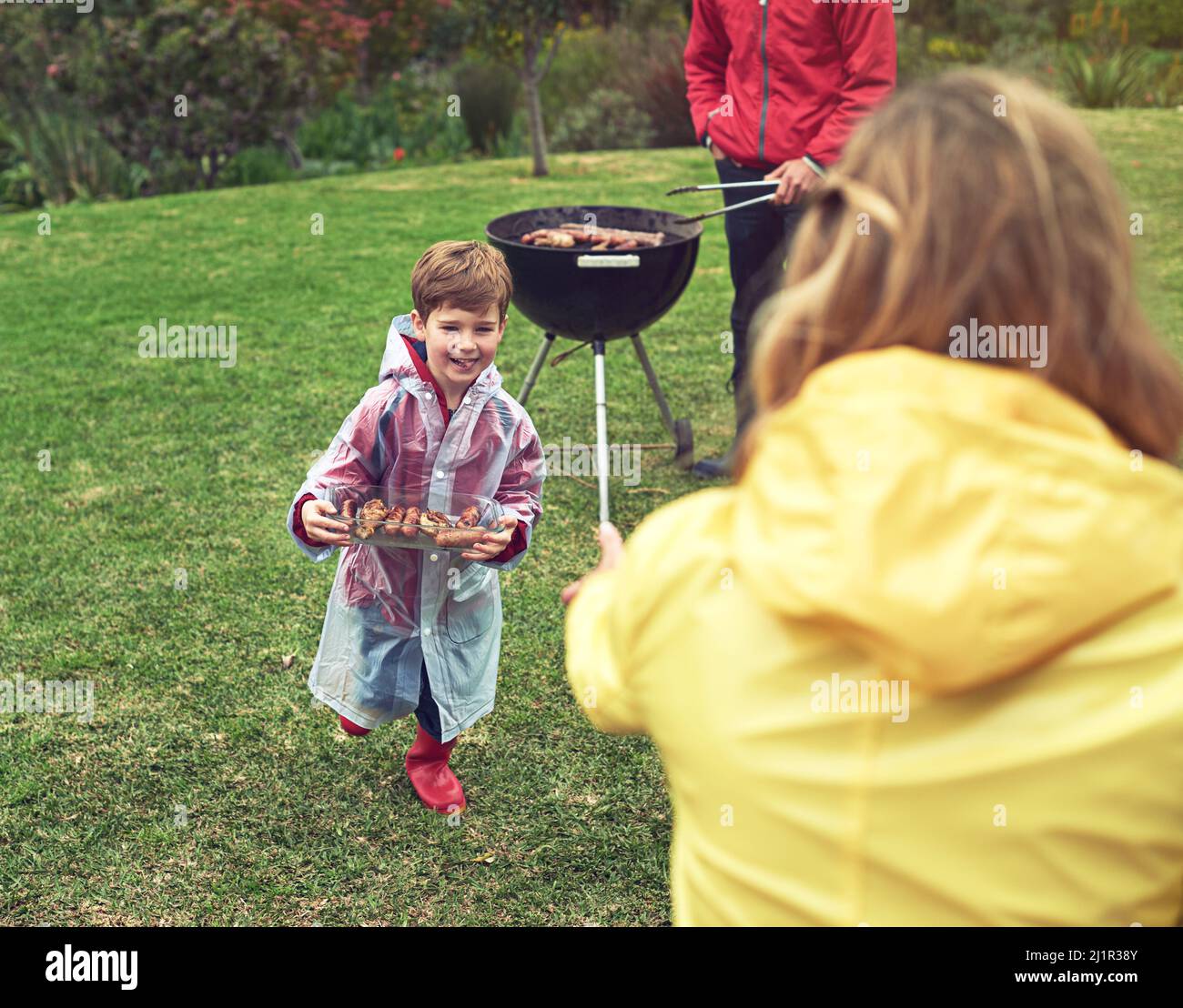 Family bbq children hi-res stock photography and images - Alamy