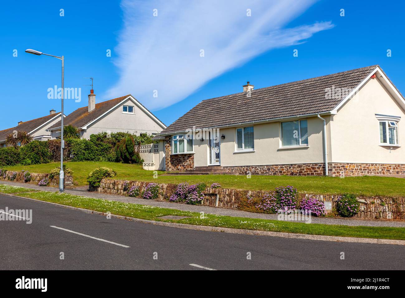 Typical english neighborhood for middle class Stock Photo - Alamy
