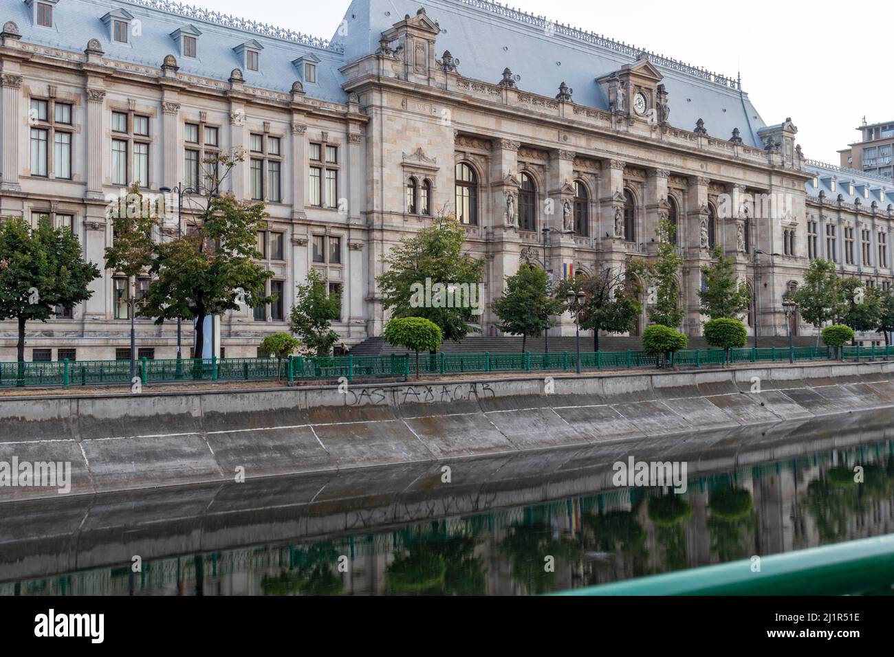 Bucharest palace of justice court hi-res stock photography and images ...