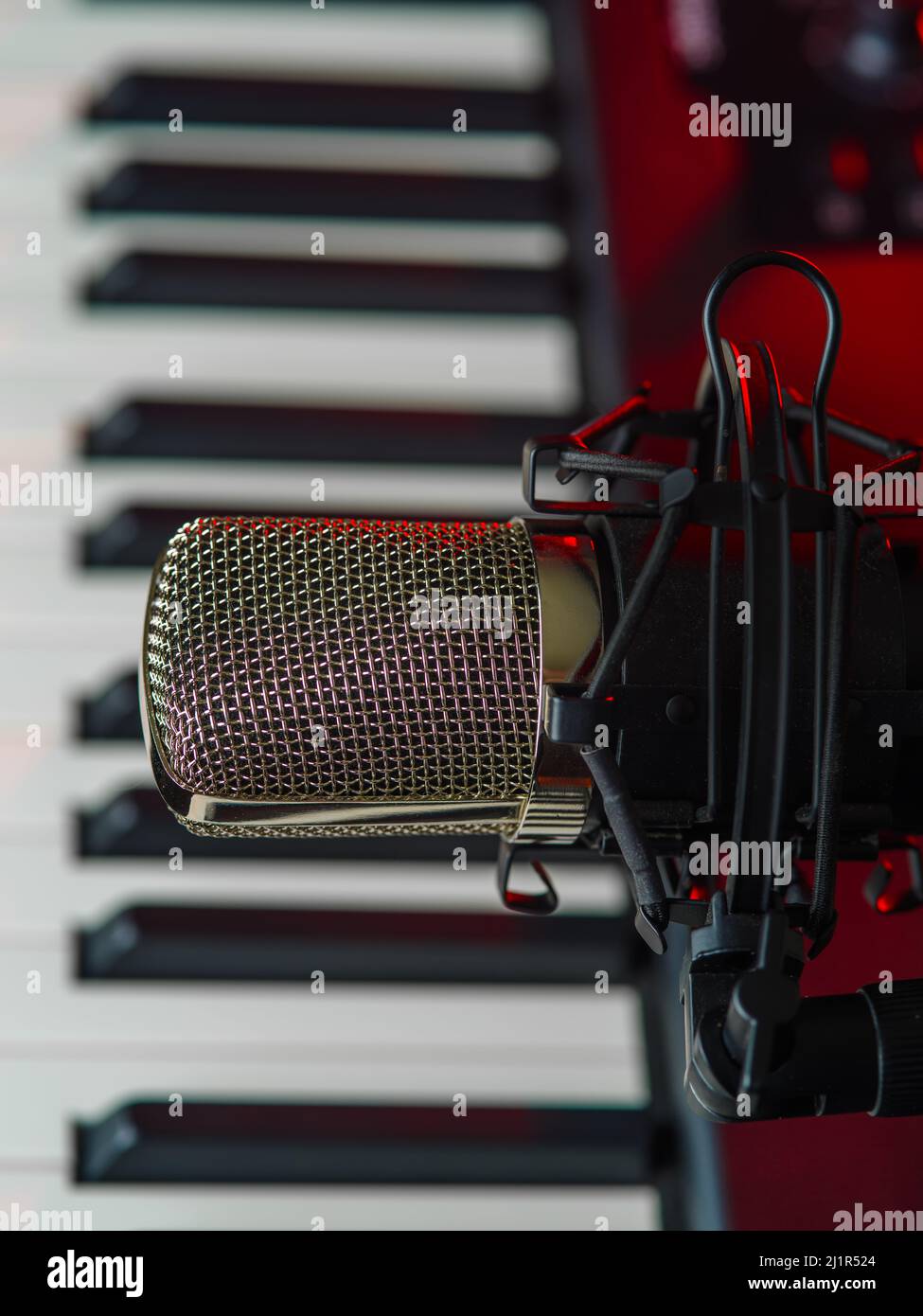 Bar chord hi-res stock photography and images - Alamy