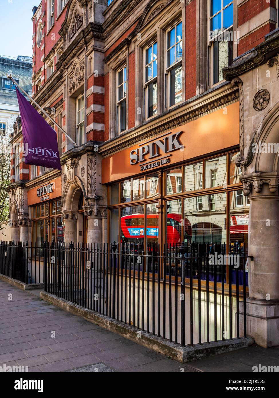 Spink hi-res stock photography and images - Alamy