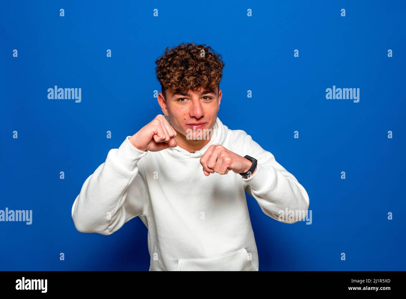 Man punch someone hi-res stock photography and images - Alamy