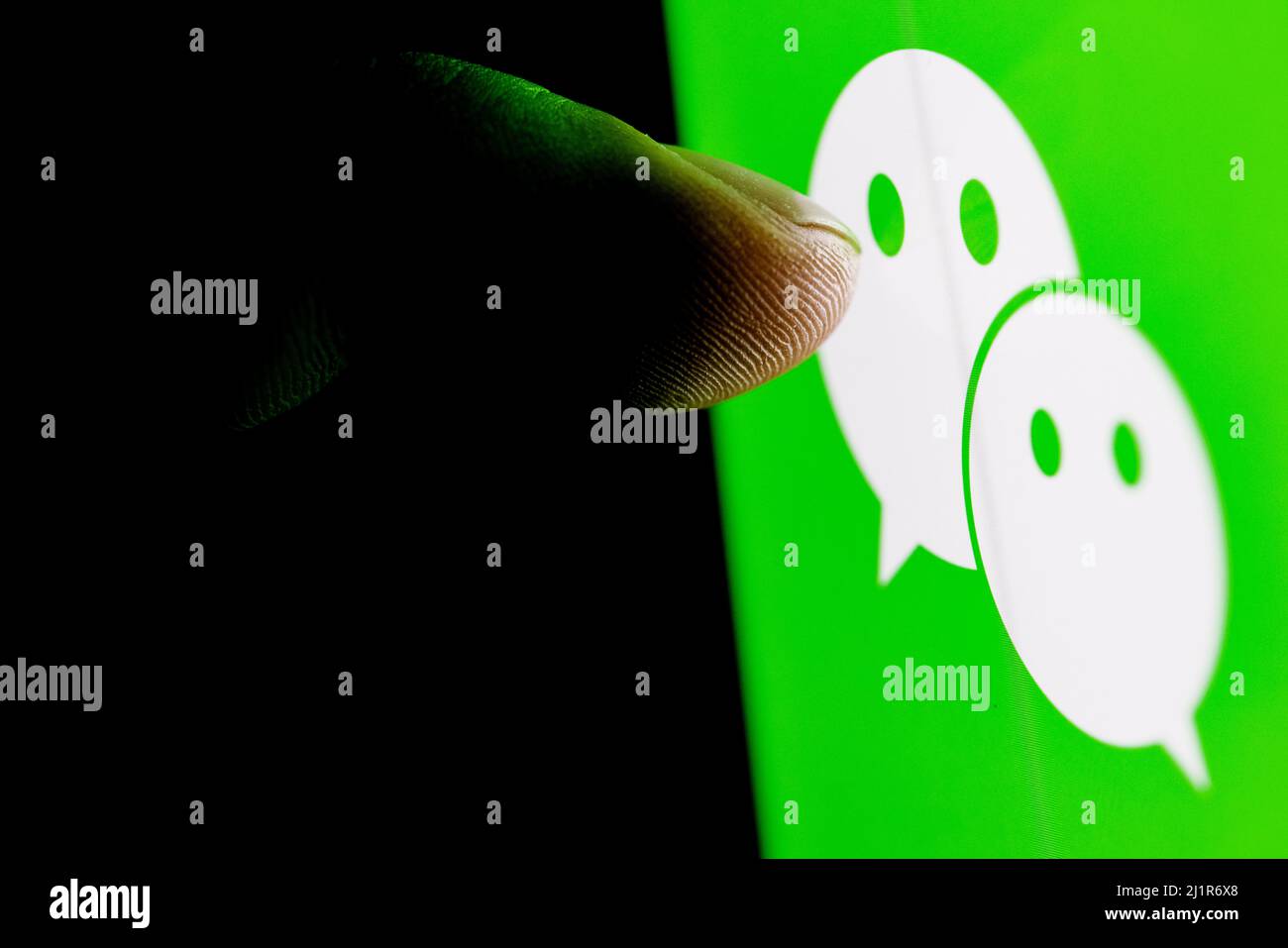 Wechat logo hi-res stock photography and images - Alamy