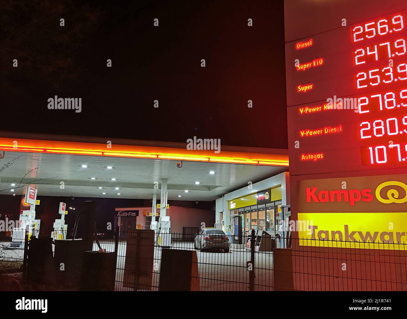 Spritpreis hi-res stock photography and images - Alamy