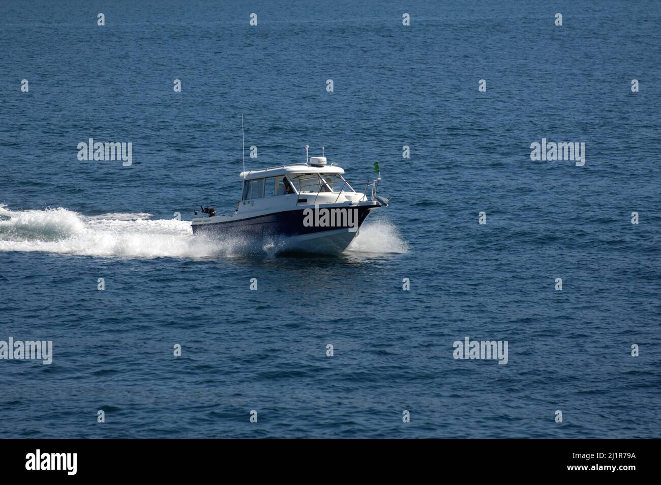 Small boating craft hi-res stock photography and images - Alamy
