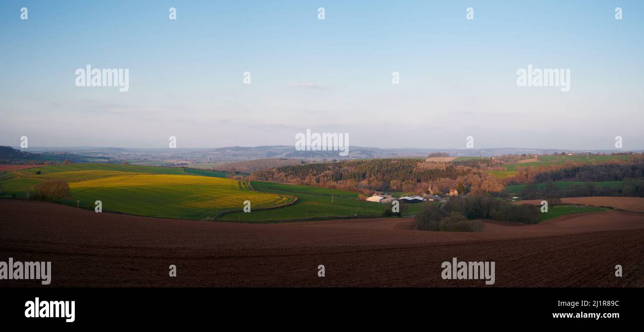 Rolling english countryside hi-res stock photography and images - Alamy