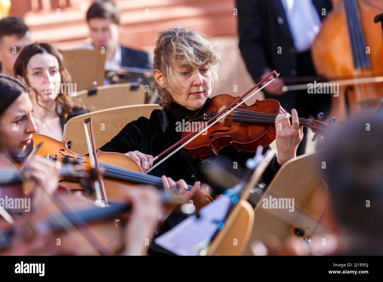 Non Exclusive: UZHHOROD, UKRAINE - MARCH 25, 2022 - A violinist of the ...
