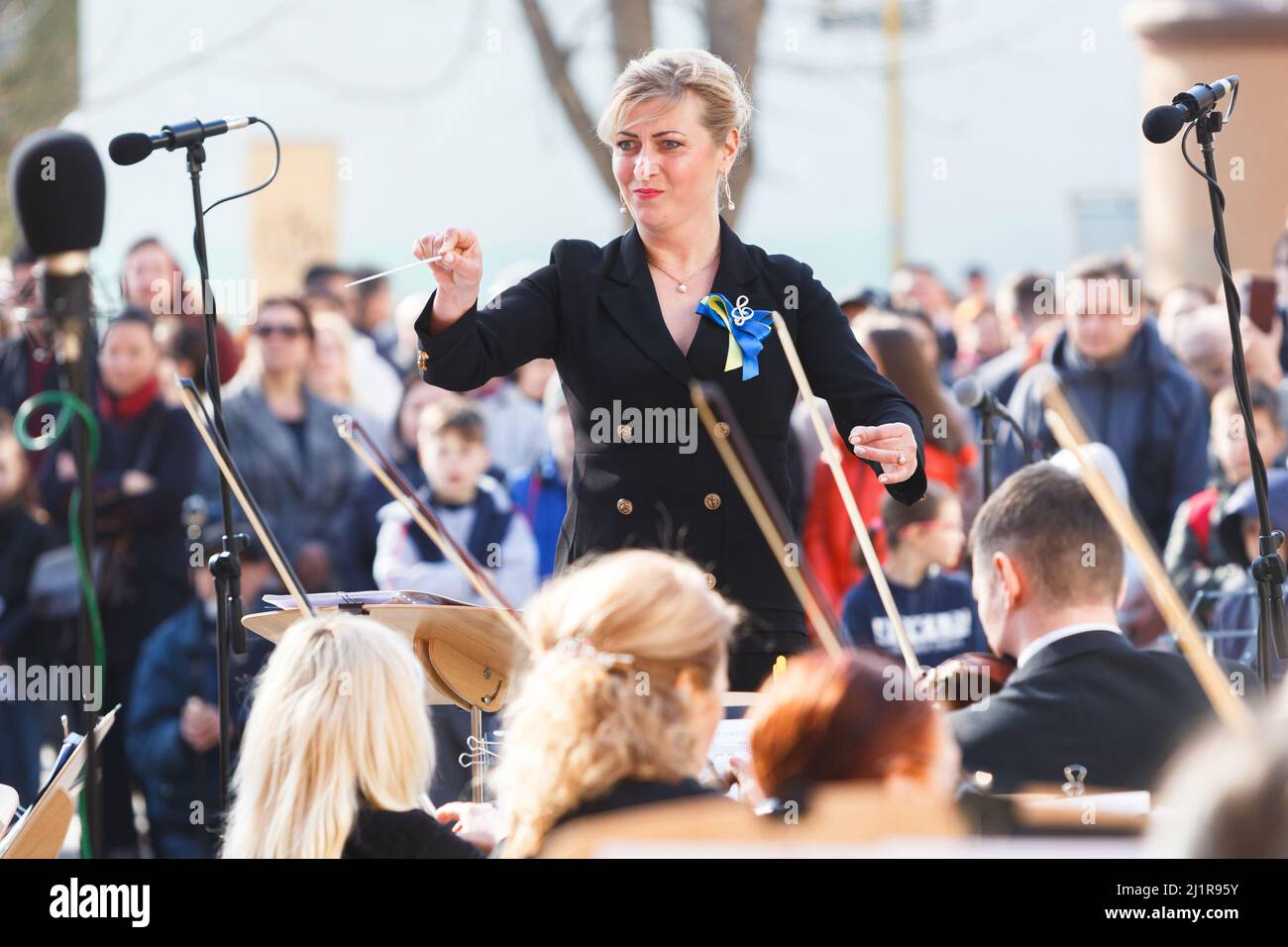 Non Exclusive: UZHHOROD, UKRAINE - MARCH 25, 2022 - A conductor ...