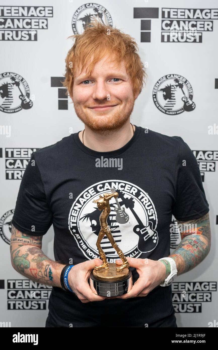 Ed sheeran backstage hi-res stock photography and images - Alamy