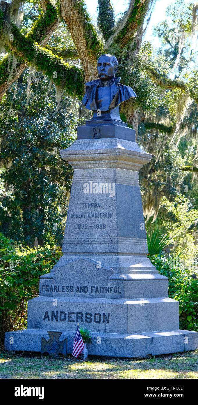 Grave of Confederate General in Bonaventure Cemetery Stock Photo - Alamy