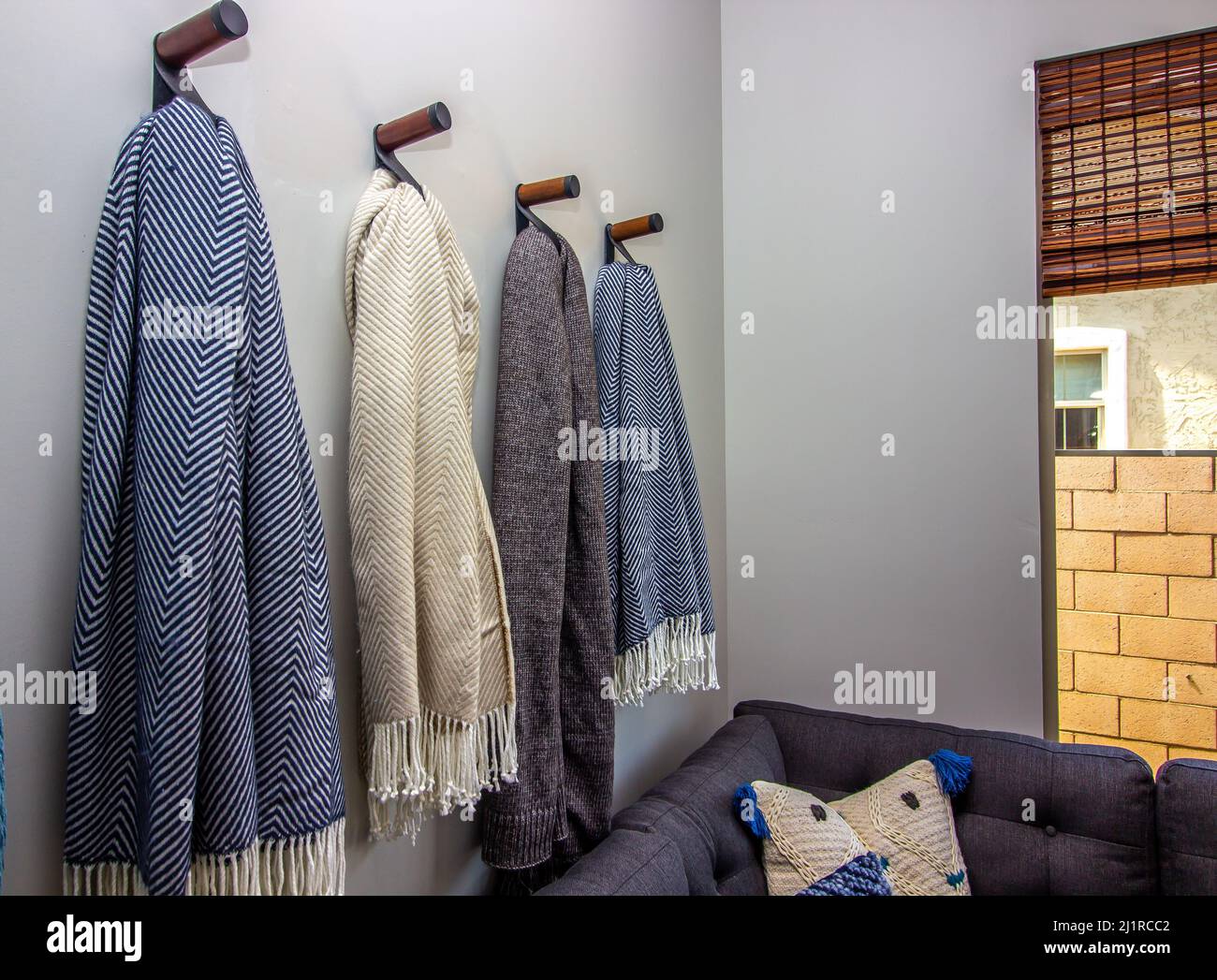 Hanging cloth pegs hi-res stock photography and images - Alamy