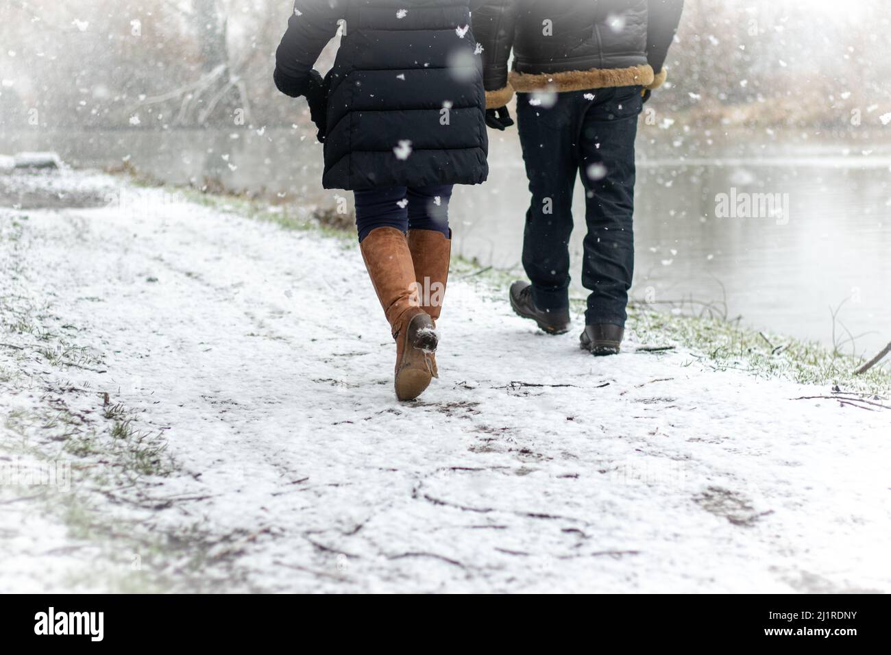 Falling snow on canal hi-res stock photography and images - Alamy