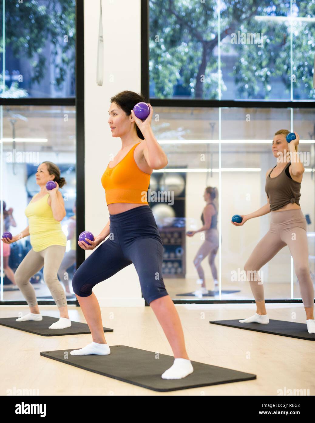 55 exercises hi-res stock photography and images - Alamy