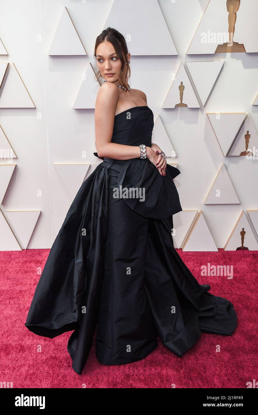 Maddie Ziegler walking on the red carpet at the 94th Academy Awards ...