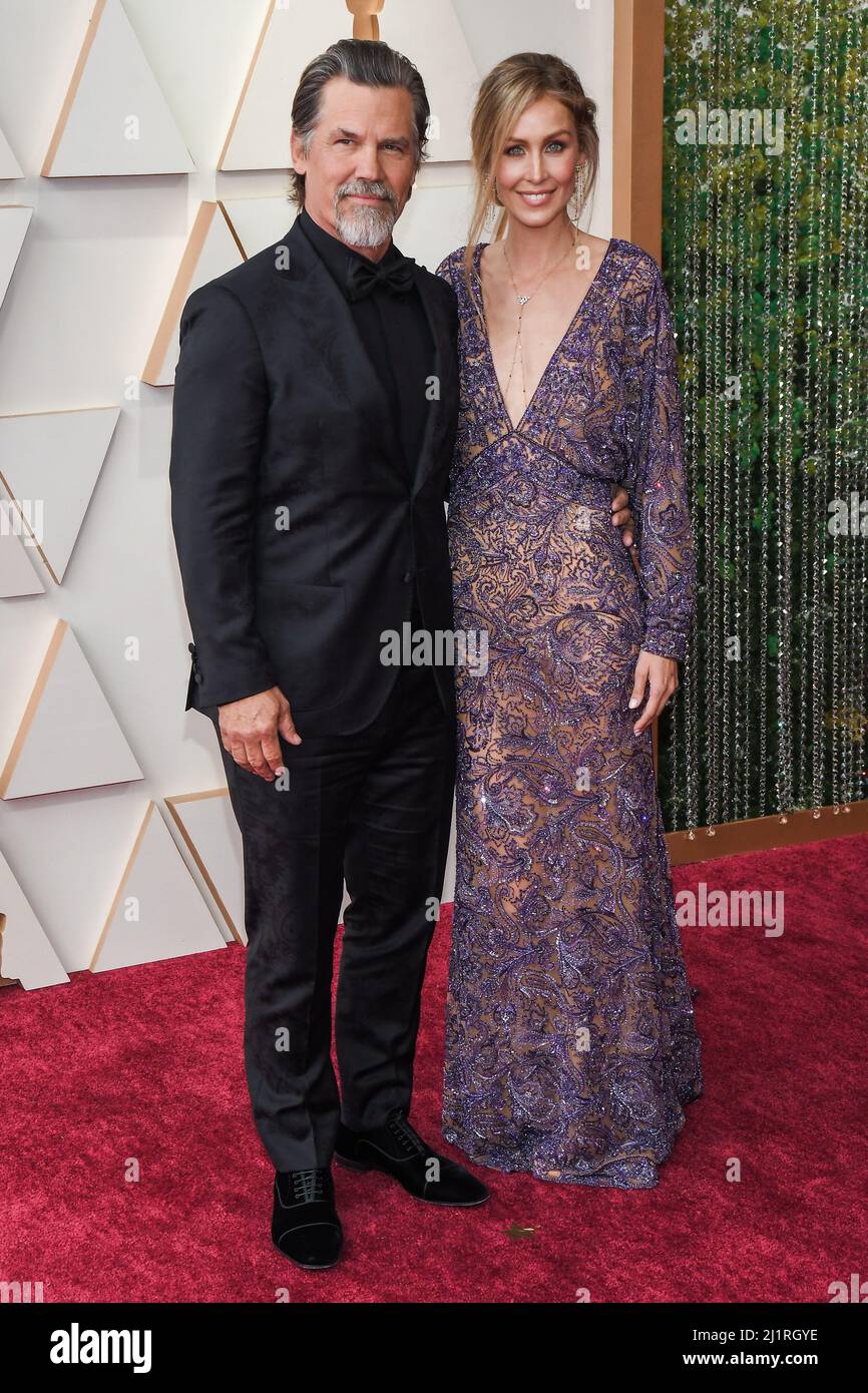 Josh Brolin and Kathryn Boyd Brolin walking on the red carpet at the ...