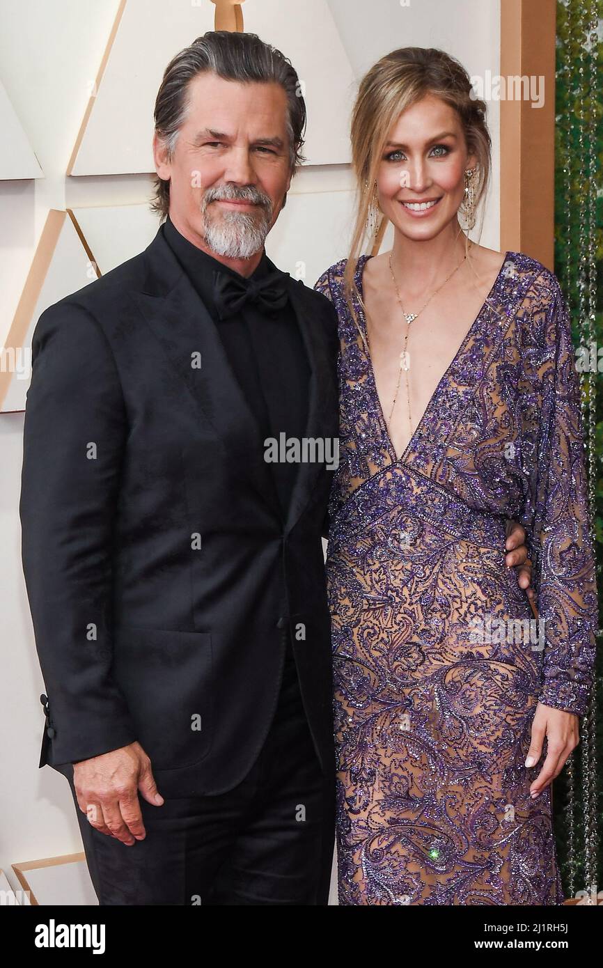 Josh Brolin and Kathryn Boyd Brolin walking on the red carpet at the ...