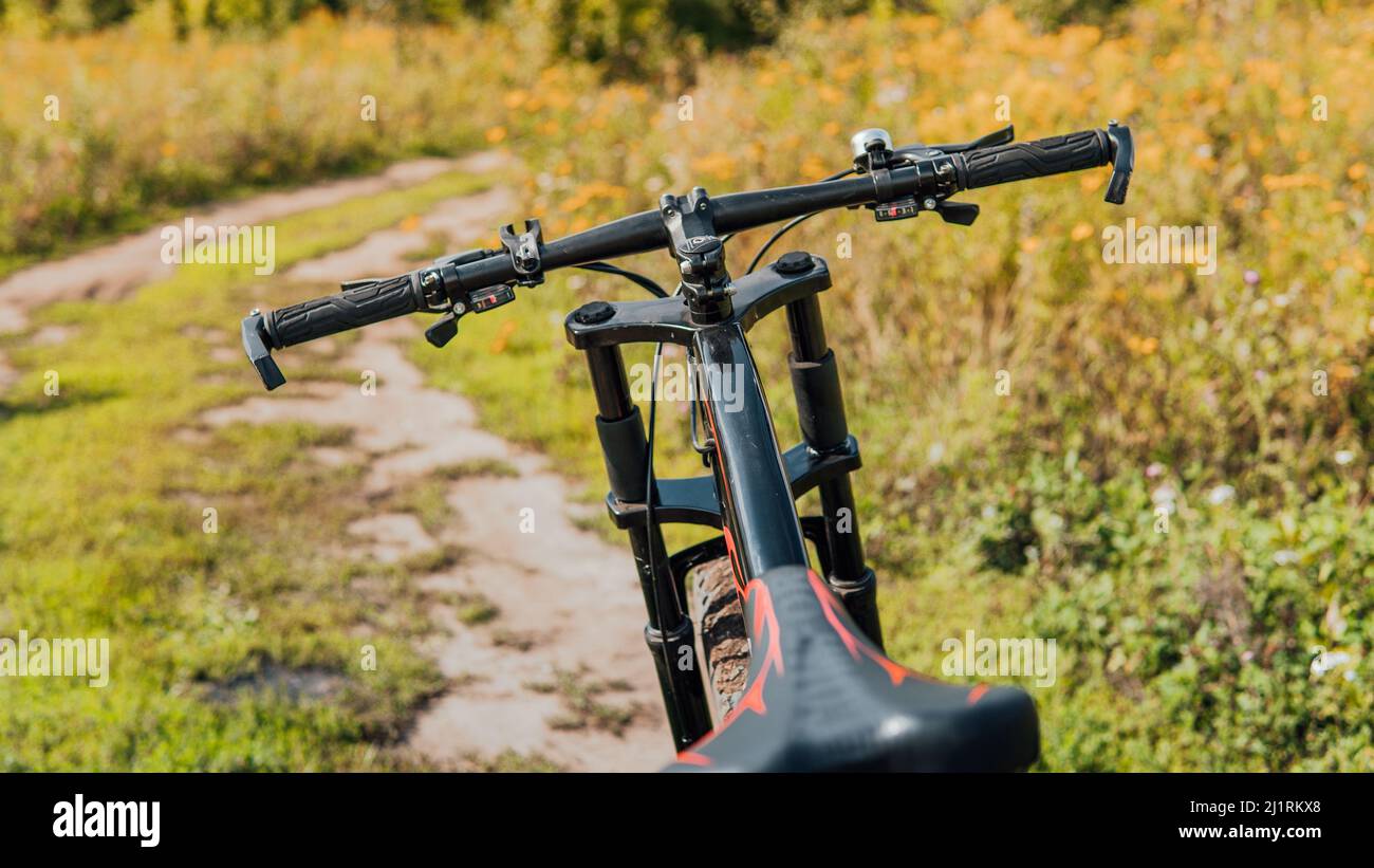 Olive bicycle hi-res stock photography and images - Alamy