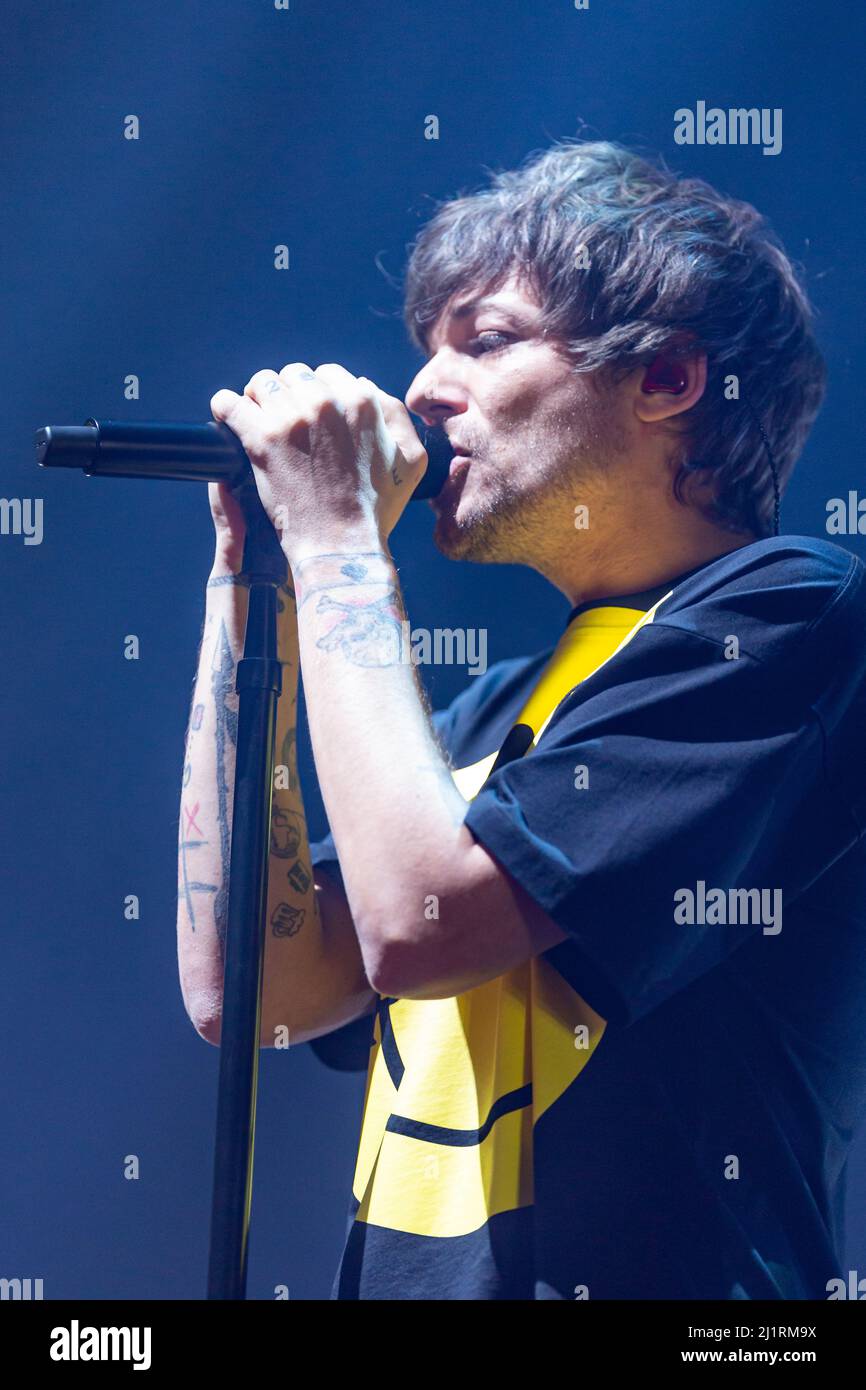 Louis tomlinson concert hi-res stock photography and images - Alamy