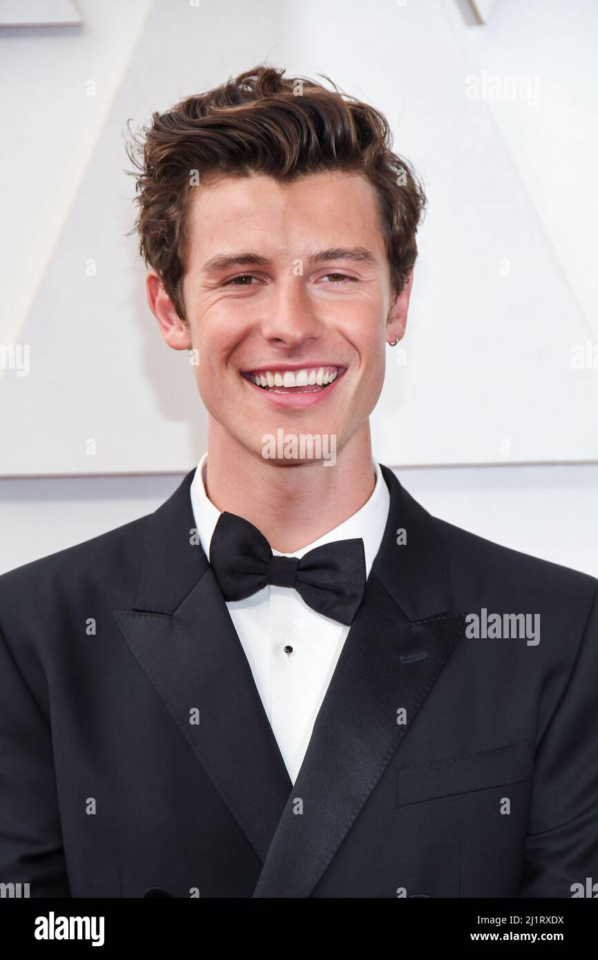 Los Angeles, USA. 27th Mar, 2022. Shawn Mendes walking on the red ...