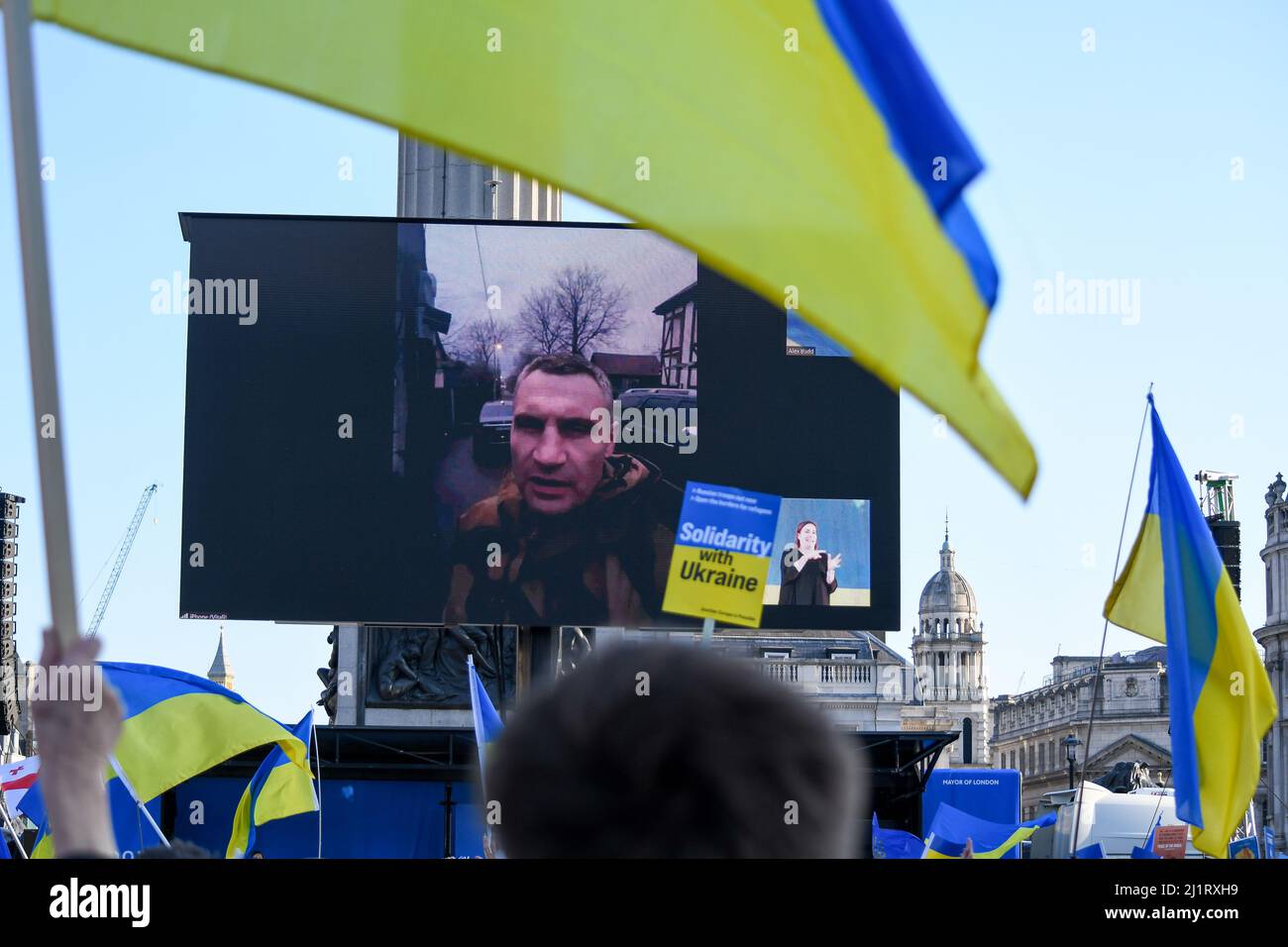 London stands with ukraine hi-res stock photography and images - Alamy