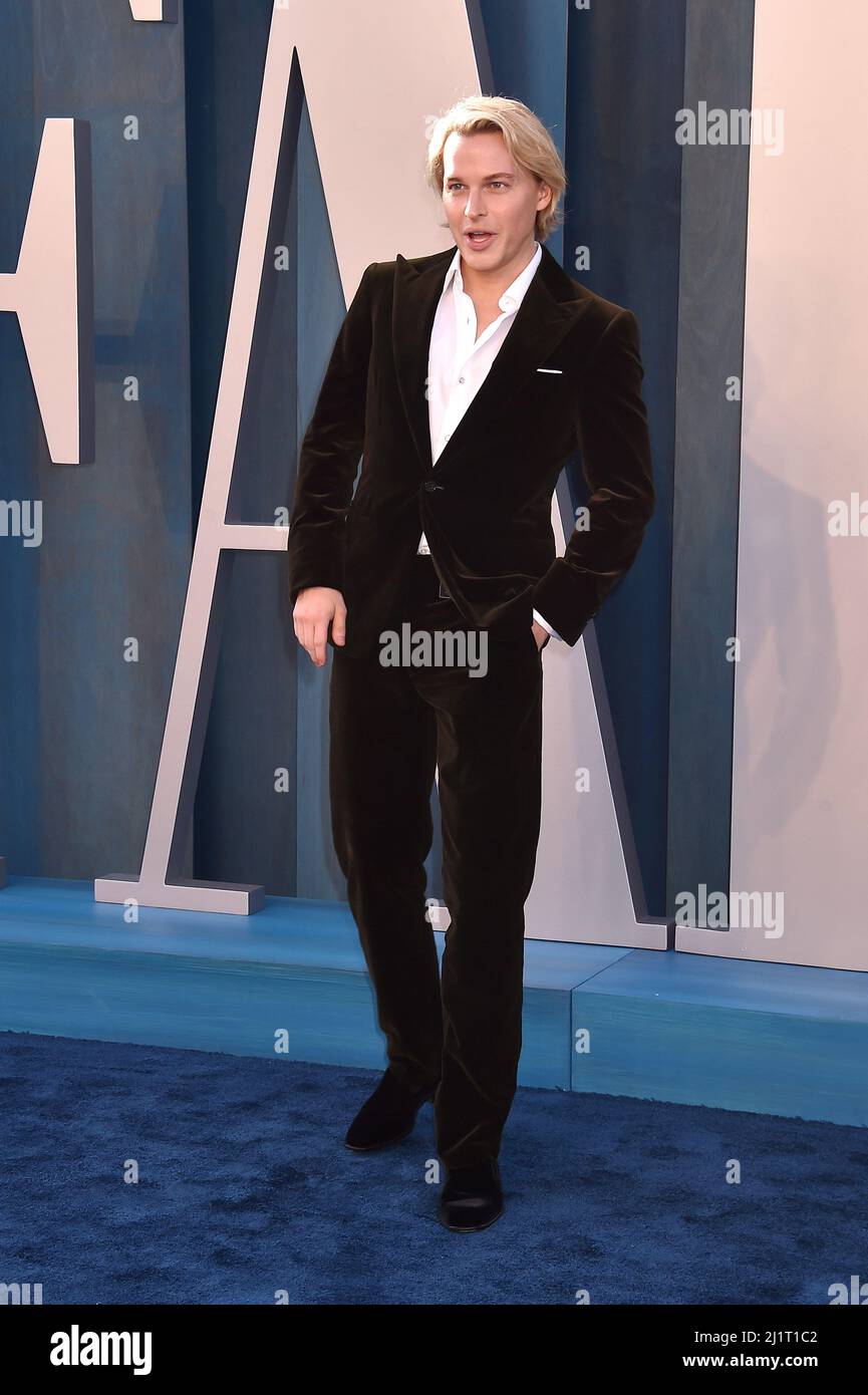 Beverly Hills, Ca. 27th Mar, 2022. Ronan Farrow at the 2022 Vanity Fair ...