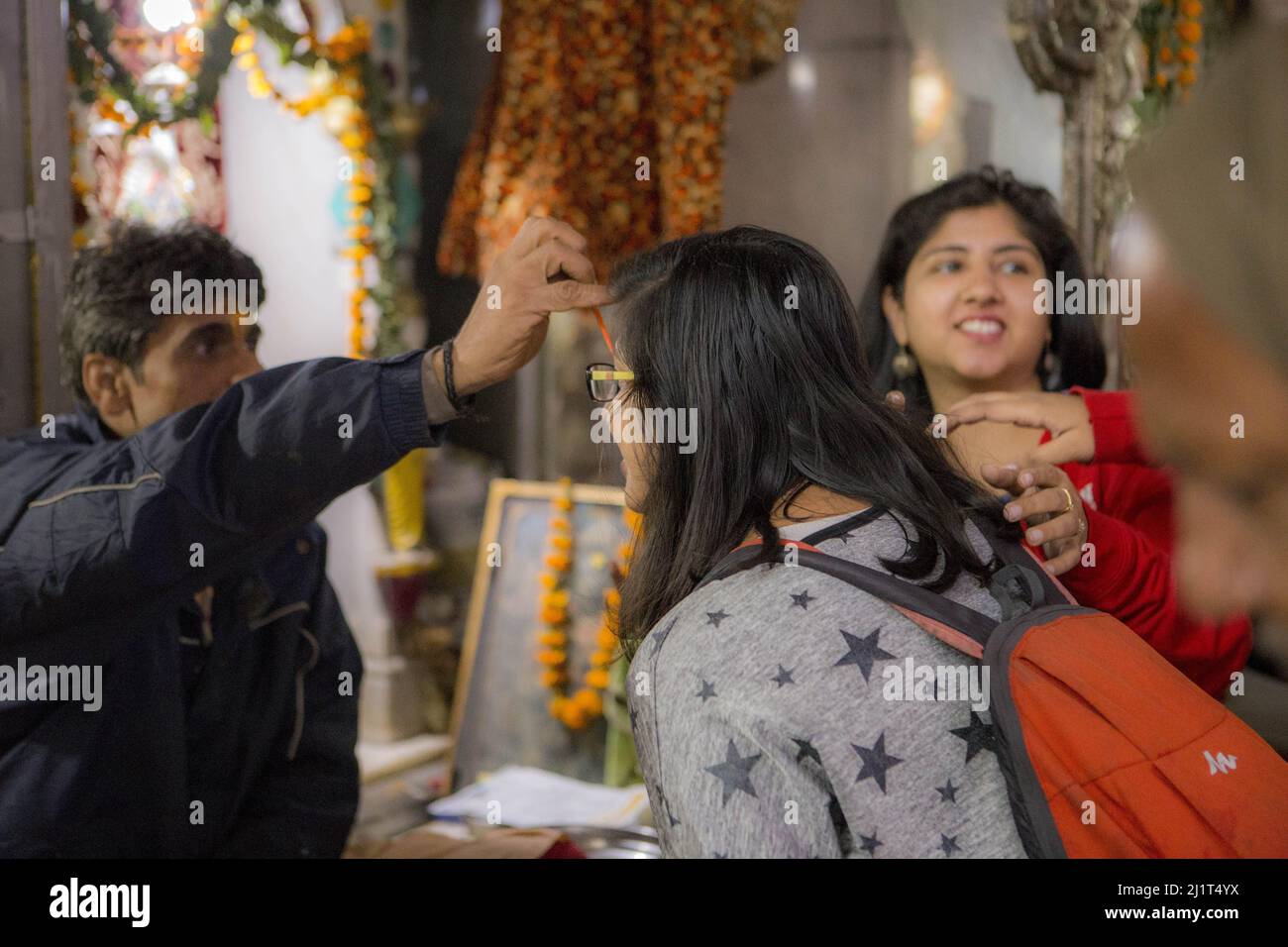 Hindu praying photos hi-res stock photography and images - Alamy