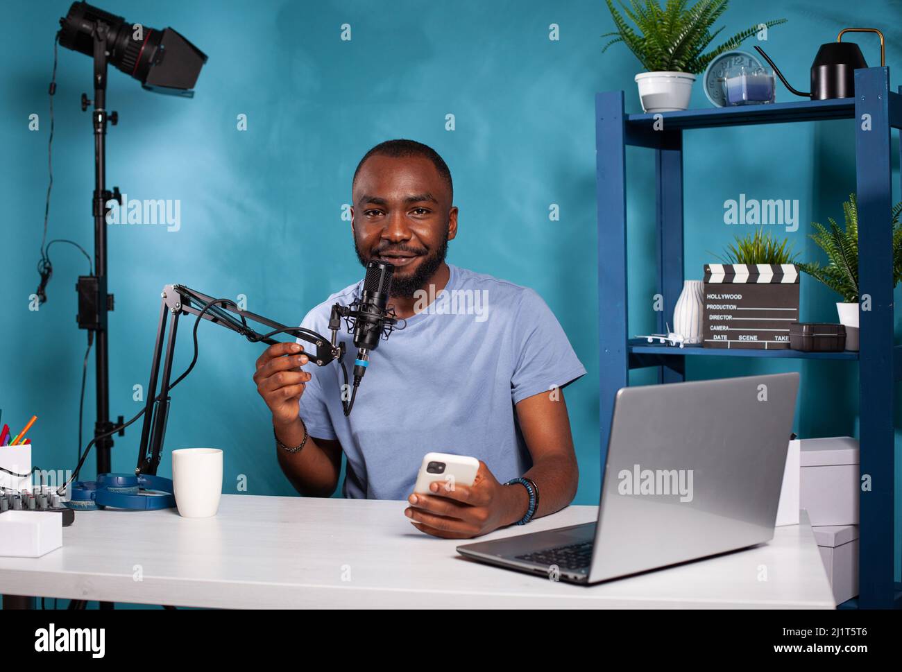 Professional mic hi-res stock photography and images - Alamy