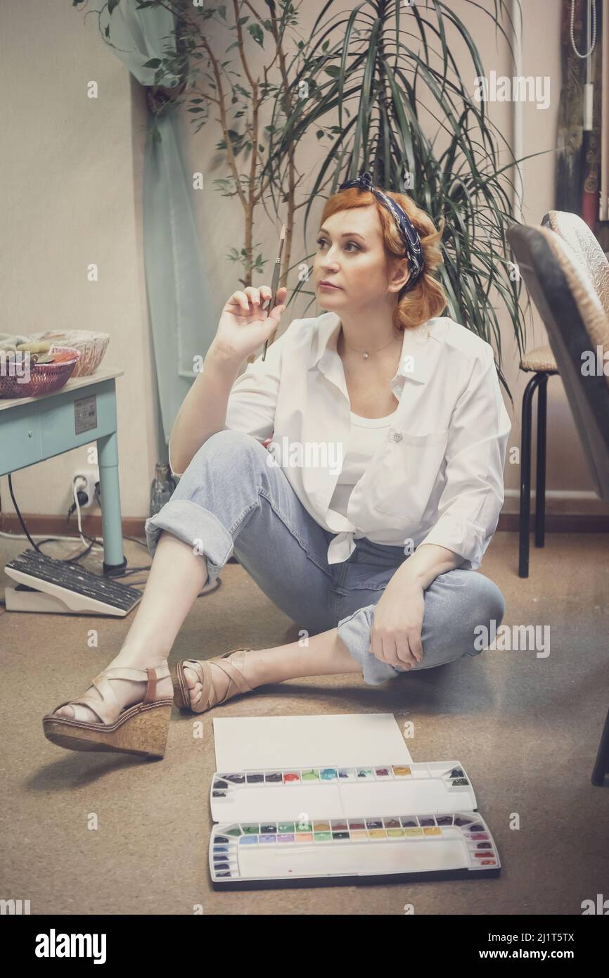 Craftpeople hi-res stock photography and images - Alamy