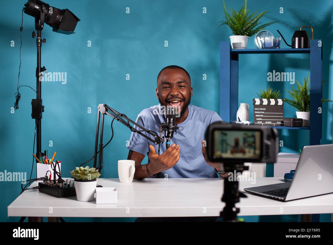 Camera boom arm hi-res stock photography and images - Alamy