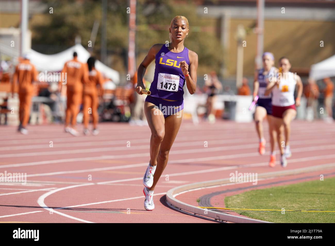 Katy-Ann McDonald runs the anchor leg on the LSU women's 4 x 800m relay ...