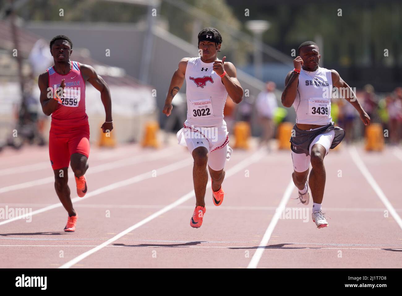 Che Nwabuko of Manor (3022) and Isaac Henderson of Shadow Creek place ...