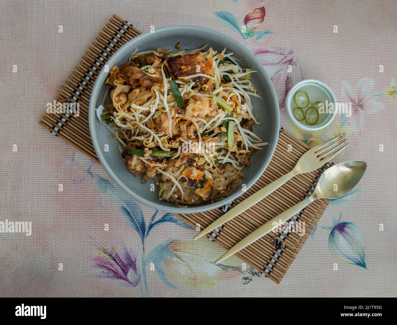 Fried Thai Noodle (pad thai) mix Stirred fried turnip cake or Fried ...