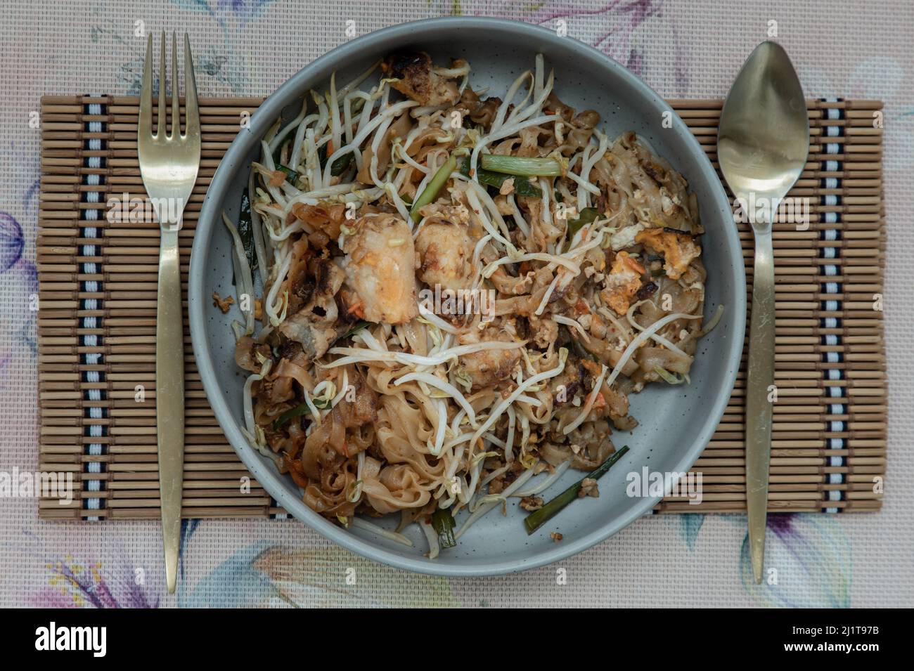 Fried Thai Noodle (pad thai) mix Stirred fried turnip cake or Fried ...