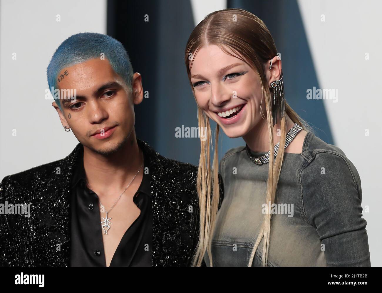 Hunter schafer dominic fike hi-res stock photography and images - Alamy