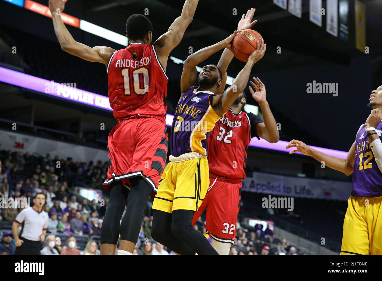 March 27 2022, London Ontario Canada, London Lightning tie the team ...