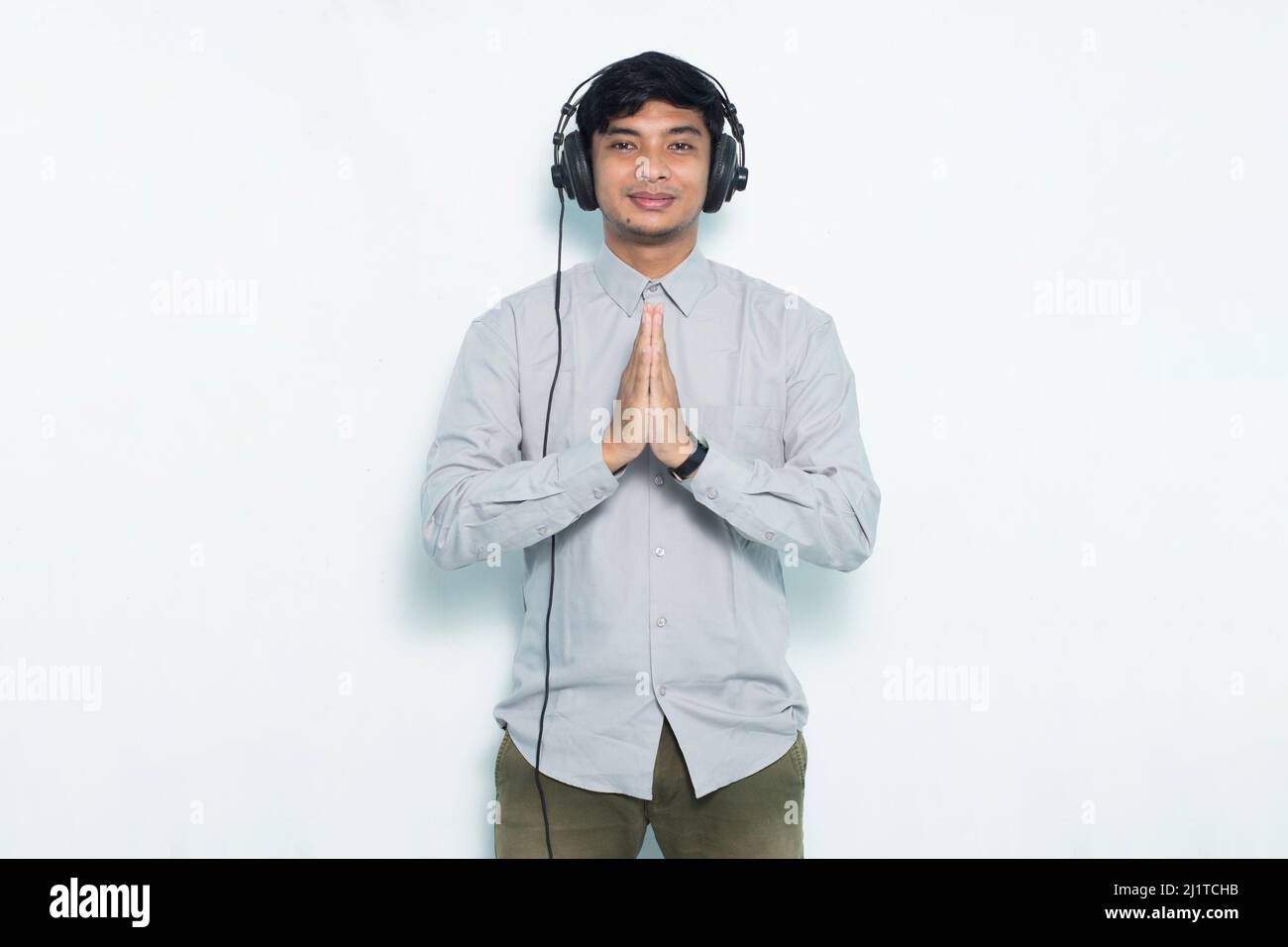 Asian man operator customer service show welcome gesture isolated on ...