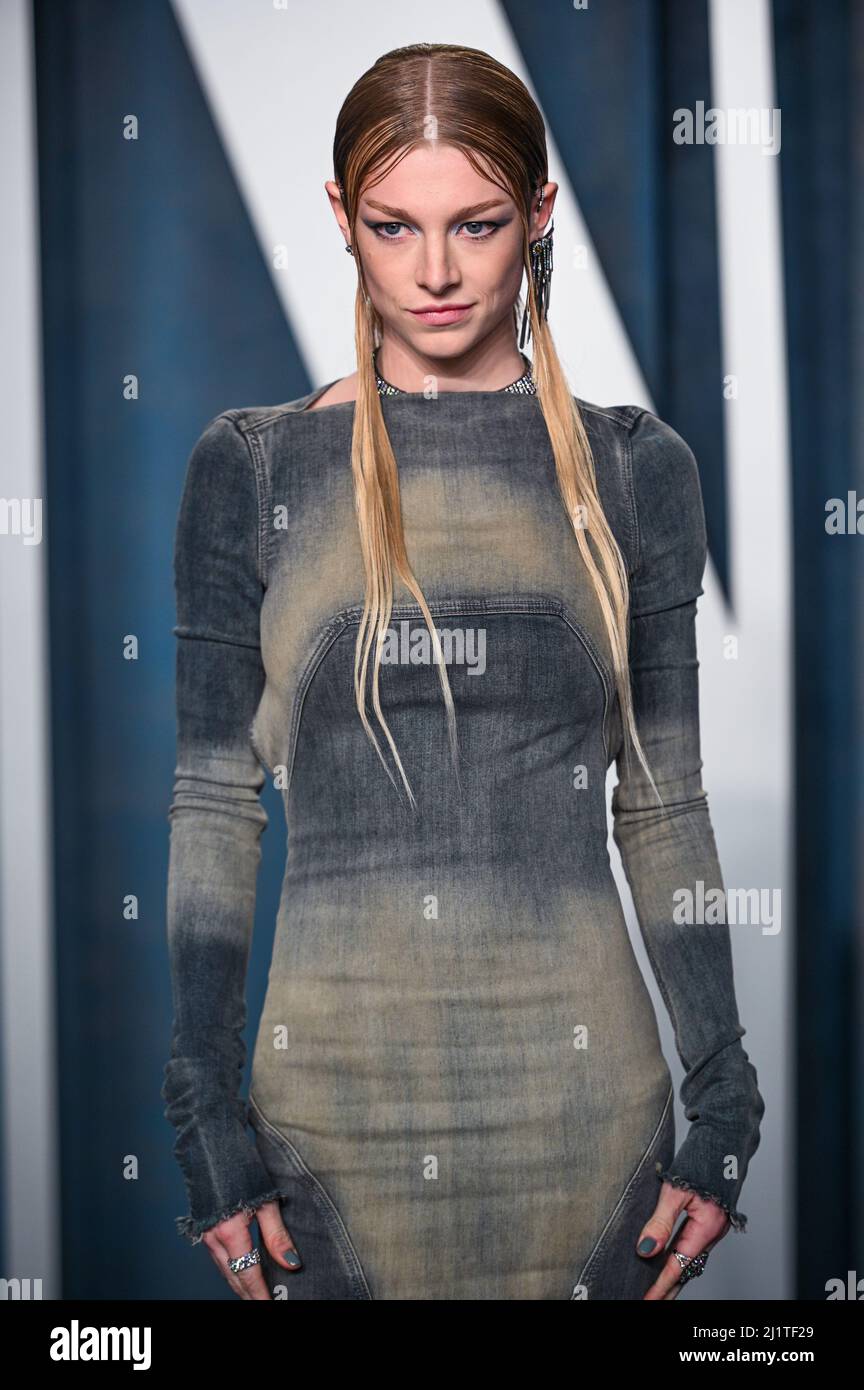 Hunter Schafer walking on the red carpet at the 2022 Vanity Fair Oscar ...