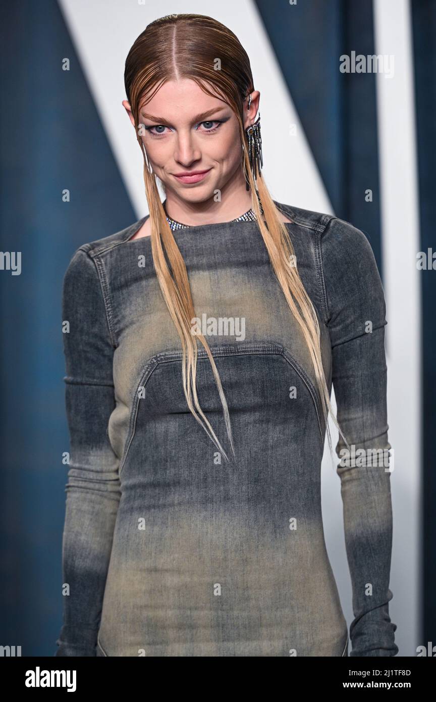 Hunter Schafer walking on the red carpet at the 2022 Vanity Fair Oscar ...